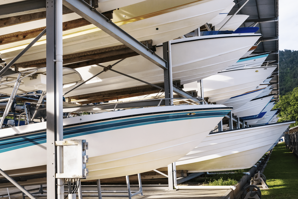 What is a Tri-Hull Boat? Learn the features history of Tri-Hull Boats