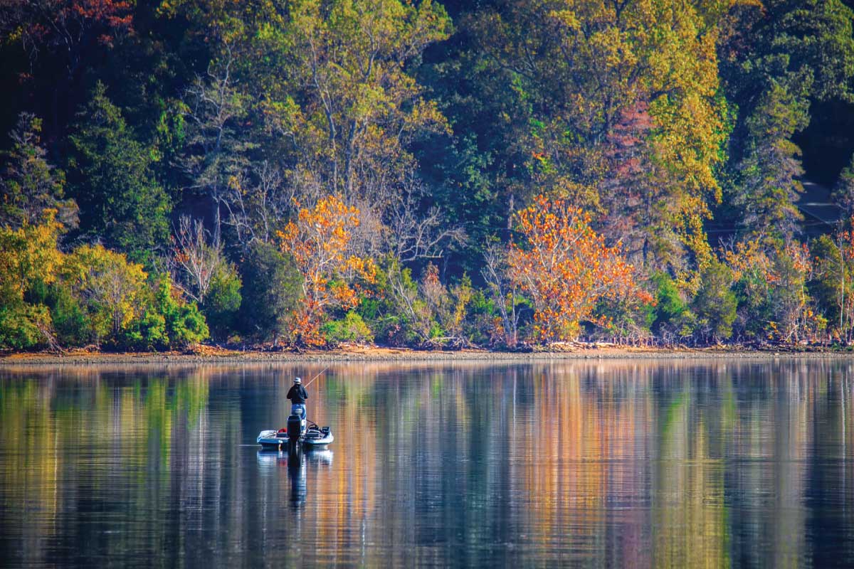 10 Fall Fishing Tips | Boatsetter