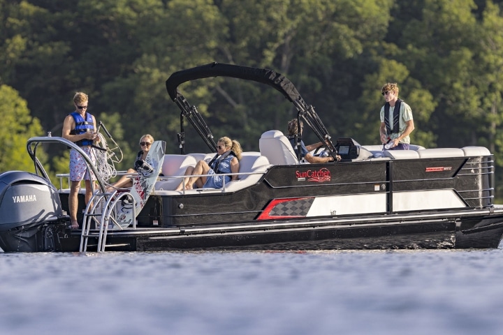 10 Best Pontoon Boats - Boatsetter