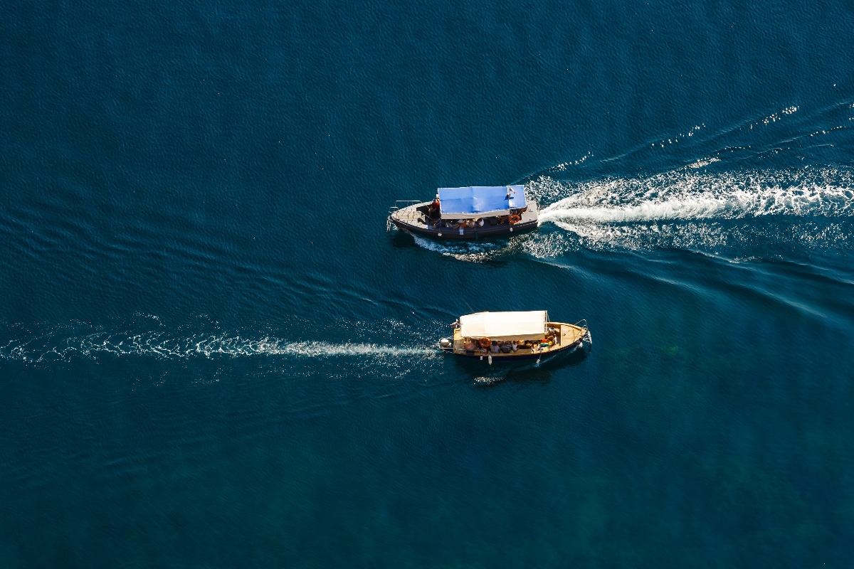 Boating Right of Way Rules Explained | Boatsetter Boating Right of Way Rules Explained | Boatsetter