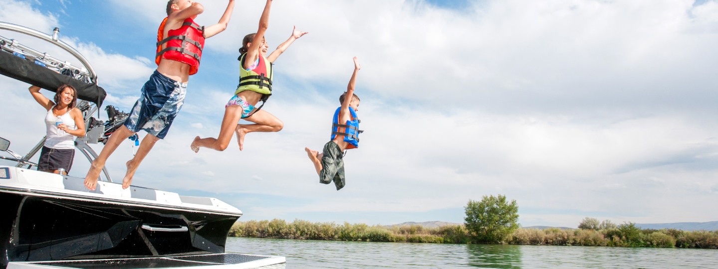 Lake Boating: Your Guide to Fun, Safety, and Adventure