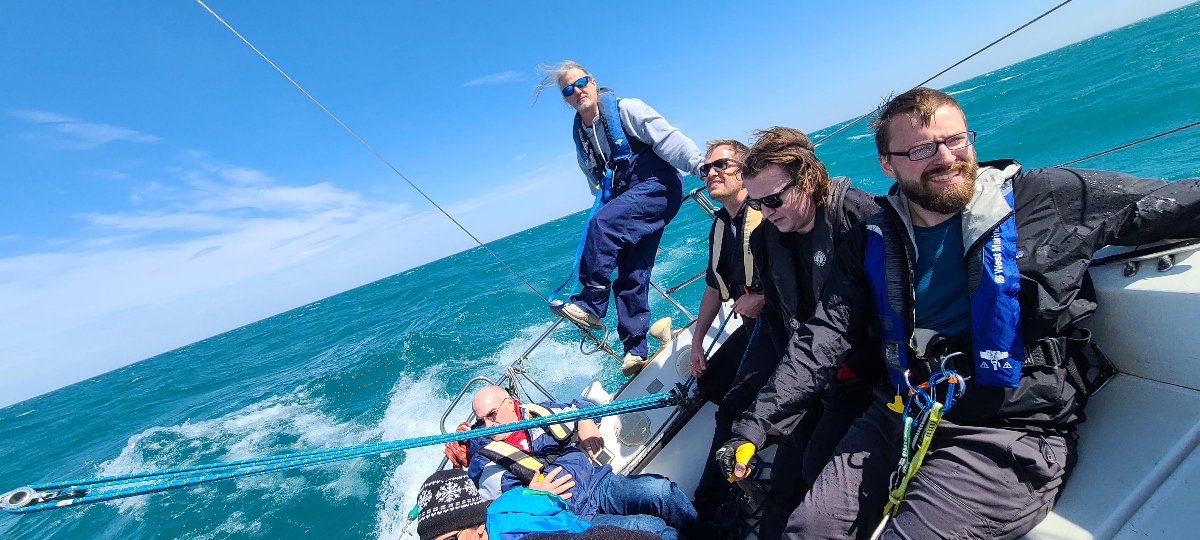 How to sail? A 20-Year Expert Shares How to Begin